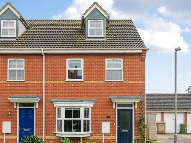 3 Bedroom Semi detached House For Sale In Calvert, Buckingham