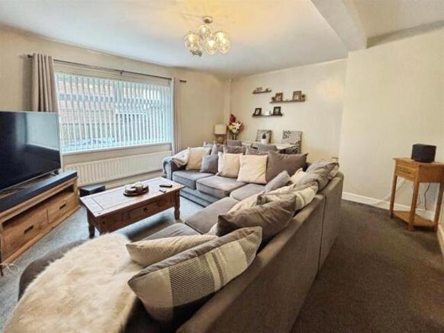 3 bedroom semi detached house for sale in Calderstone Avenue, Bradford, BD6 2AT, BD6