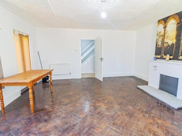 3 bedroom semi detached house for sale in Cardington Road, Bedford, MK42