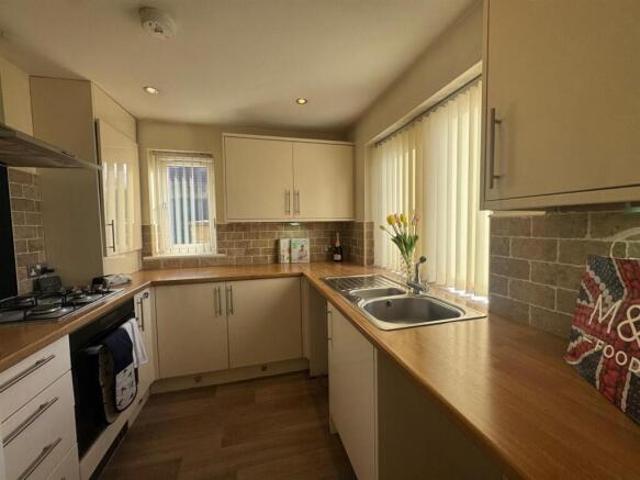 3 bedroom semi detached house for sale in Carlton Court, Birkenshaw, BD11 2EG, BD11