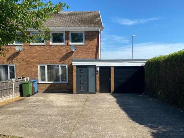 3 Bedroom Semi detached House For Sale In Carlton in lindrick