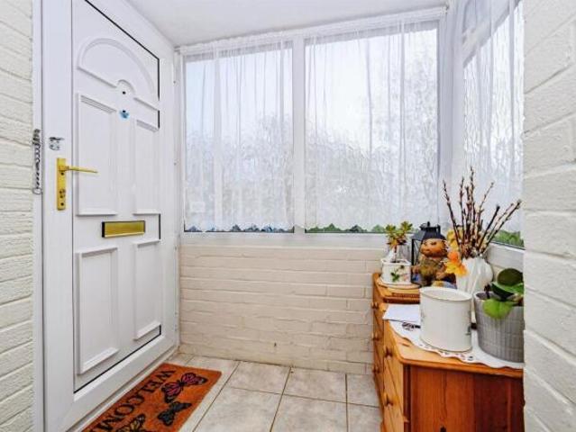 3 bedroom semi detached house for sale in Carsdale Close, Luton, LU3