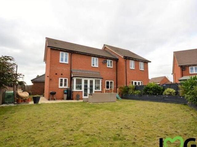 3 Bedroom Semi detached House For Sale In Castleford, West Yorkshire