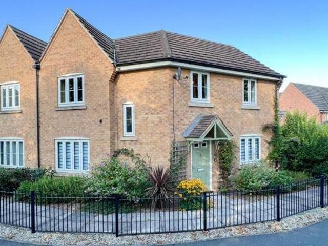 3 Bedroom Semi detached House For Sale In Castleford