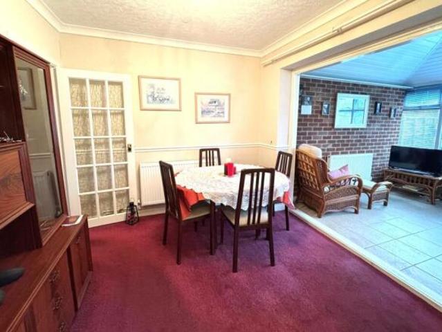 3 bedroom semi detached house for sale in Cedar Way, Guildford, GU1
