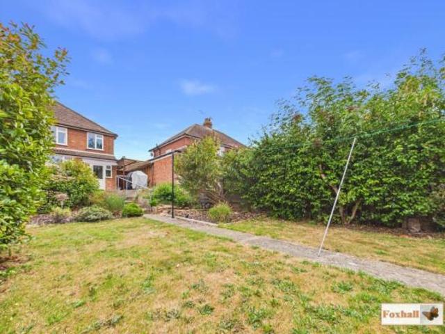 3 bedroom semi detached house for sale in Cedarcroft Road, Ipswich, IP1