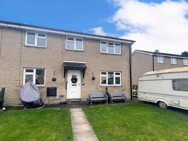 3 Bedroom Semi detached House For Sale In Chapel en le frith