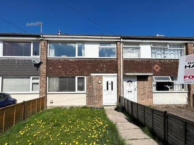 3 Bedroom Semi detached House For Sale In Chapel en le frith
