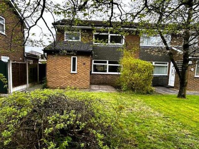 3 Bedroom Semi detached House For Sale In Chapel en le frith