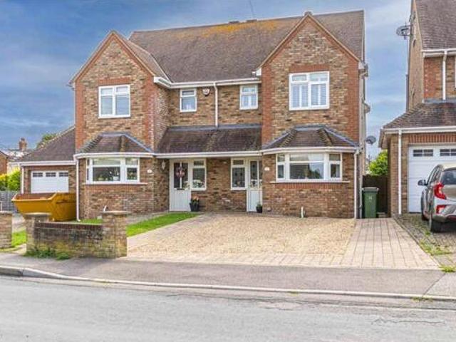 3 Bedroom Semi detached House For Sale In Cheddington, Buckinghamshire