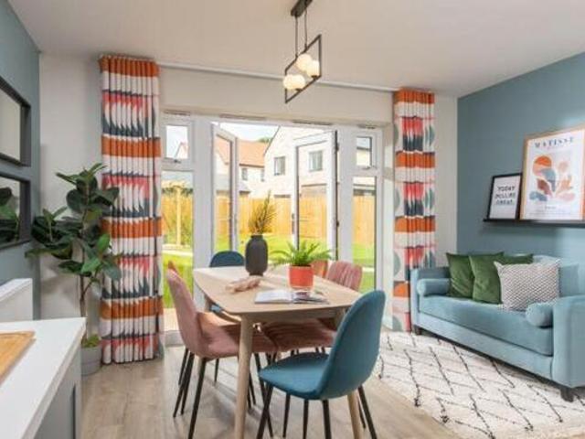3 Bedroom Semi detached House For Sale In Chelmsford, Essex