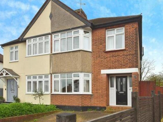 3 Bedroom Semi detached House For Sale In Chelmsford, Essex