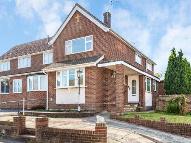 3 Bedroom Semi detached House For Sale In Chelmsford, Essex