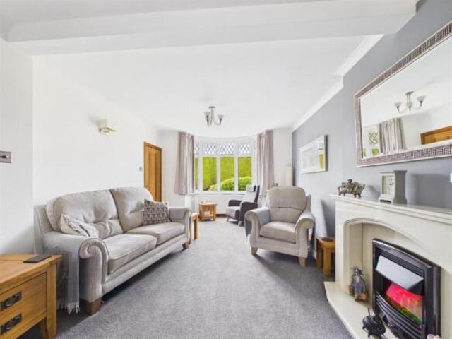 3 bedroom semi detached house for sale in Cheltenham Road, Longlevens, Gloucester, GL2