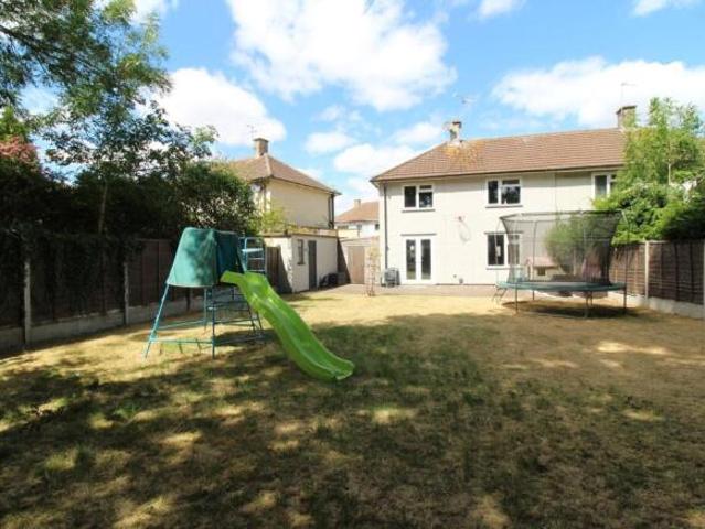 3 bedroom semi detached house for sale in Cheriton Road, Leicester, LE2