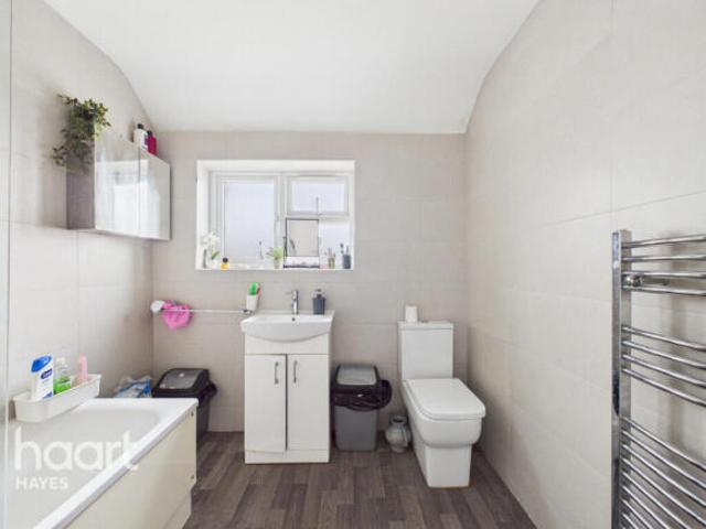3 bedroom semi detached house for sale in Cherry Orchard, WEST DRAYTON, UB7