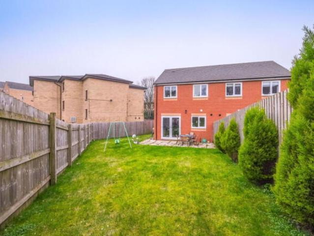 3 bedroom semi detached house for sale in Cherwell Drive, Bradford, BD6 2BX, BD6