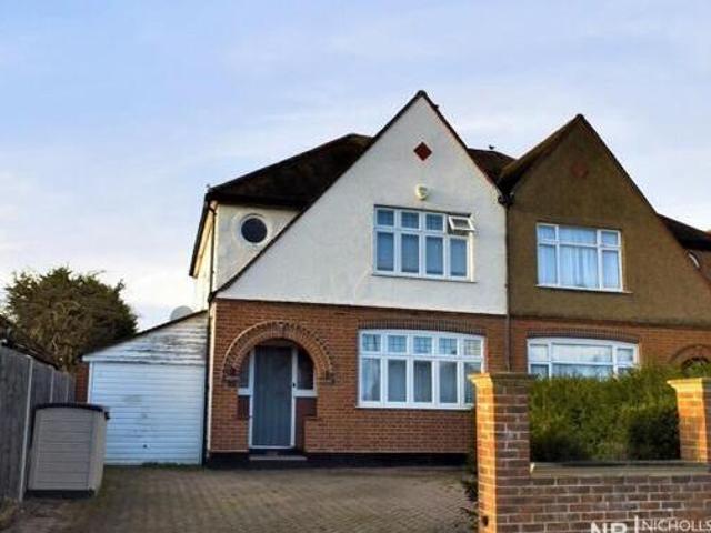 3 Bedroom Semi detached House For Sale In Chessington