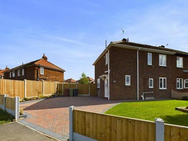 3 Bedroom Semi detached House For Sale In Chesterfield