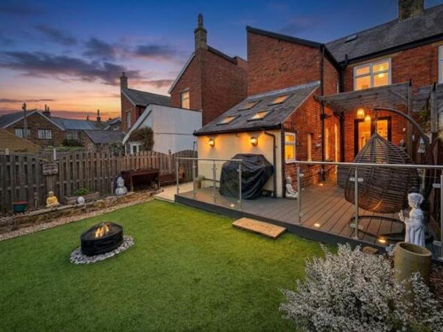 3 bedroom semi detached house for sale in Church Avenue, Harrogate, HG1