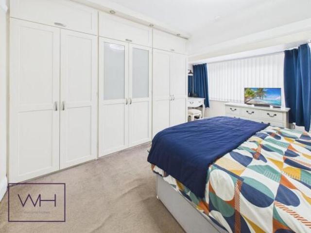 3 bedroom semi detached house for sale in Churchill Avenue, Off York Road, Doncaster, DN5