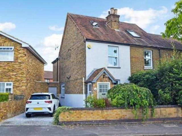 3 Bedroom Semi detached House For Sale In Cippenham, Berkshire
