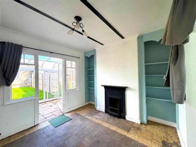 3 bedroom semi detached house for sale in Comer Road, Worcester, WR2
