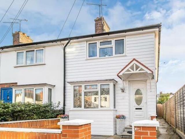 3 Bedroom Semi detached House For Sale In Convenient For West Reading Station