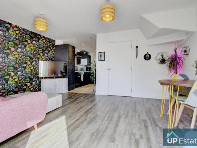 3 bedroom semi detached house for sale in Coombe Street, Coventry, CV3