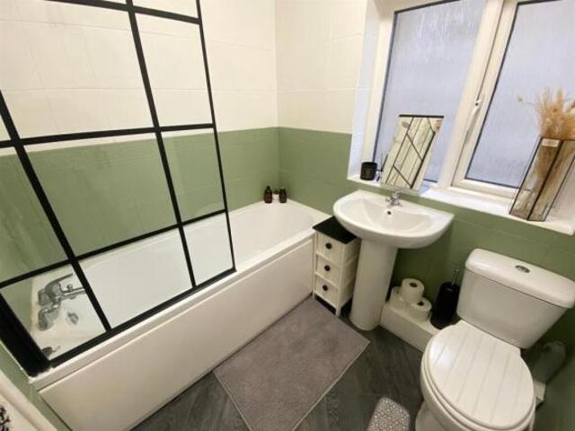 3 bedroom semi detached house for sale in Cobcroft Road, Huddersfield, HD2