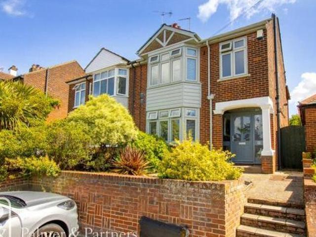 3 Bedroom Semi detached House For Sale In Colchester, Essex