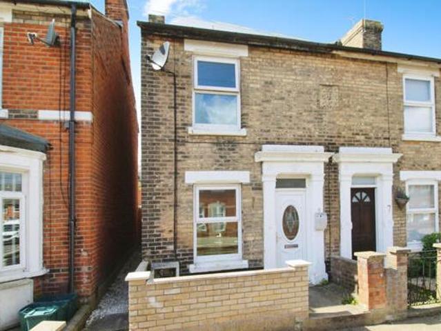3 Bedroom Semi detached House For Sale In Colchester