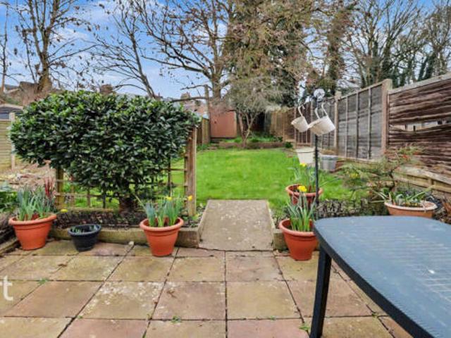 3 bedroom semi detached house for sale in Colin Road, Luton, LU2