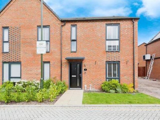 3 Bedroom Semi detached House For Sale In Copthorne