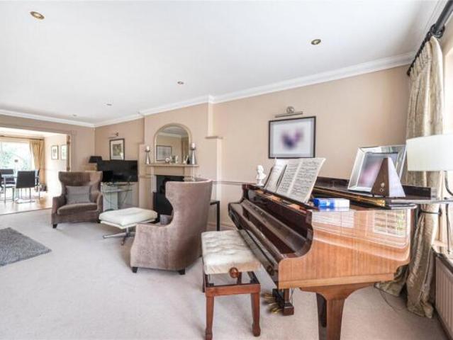 3 bedroom semi detached house for sale in Coppice Drive, Harrogate, HG1