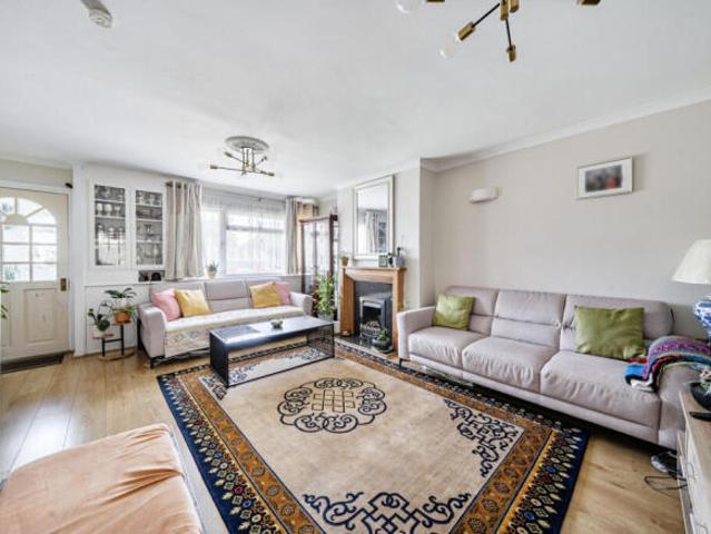 3 bedroom semi detached house for sale in Corinne Close, Reading, Berkshire, RG2