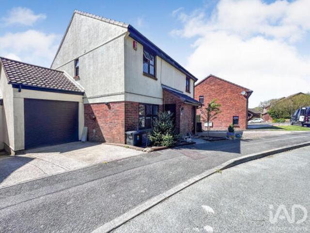 3 bedroom semi detached house for sale in Corner Brake, Woolwell, Plymouth, PL6 Wonderful Family Home in Woolwell, PL6