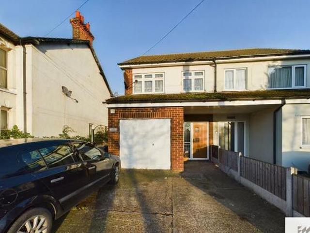 3 Bedroom Semi detached House For Sale In Corringham, Essex