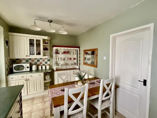 3 bedroom semi detached house for sale in Cotleigh Drive, Sheffield, S12 4HU, S12