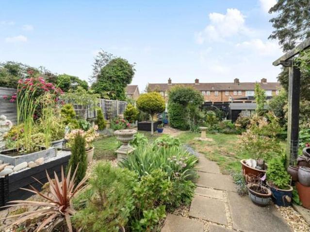 3 bedroom semi detached house for sale in Cotswold Close, Putnoe, MK41