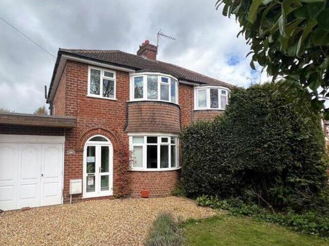 3 Bedroom Semi detached House For Sale In Claregate