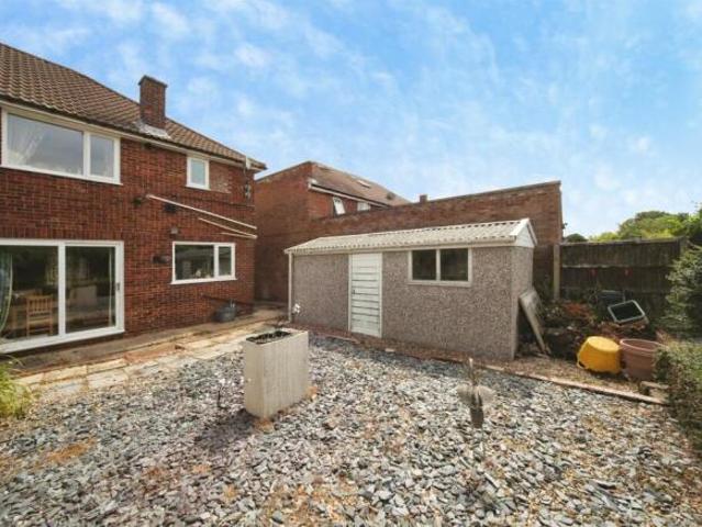 3 bedroom semi detached house for sale in Crowland Road, Luton, LU2