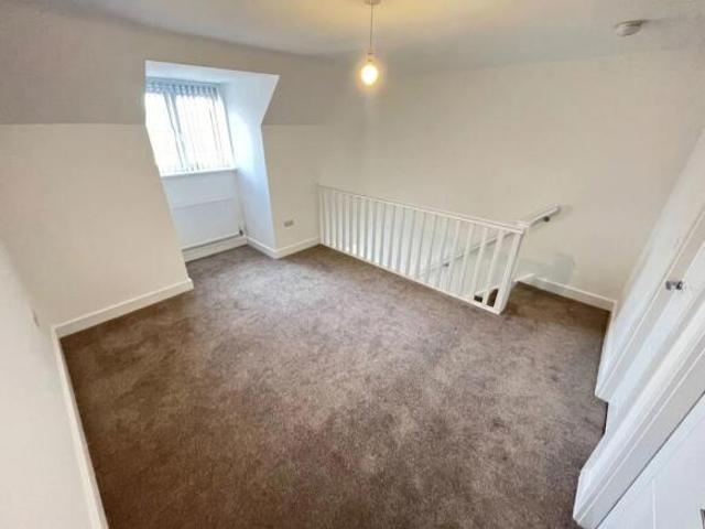 3 bedroom semi detached house for sale in Crown Drive, Doncaster, DN4