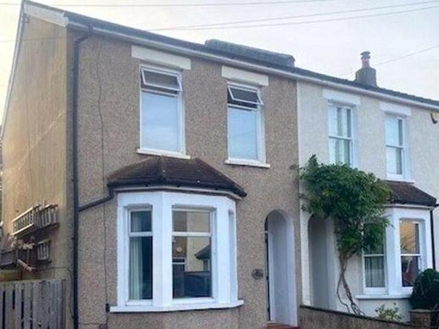 3 Bedroom Semi detached House For Sale In Croydon, London