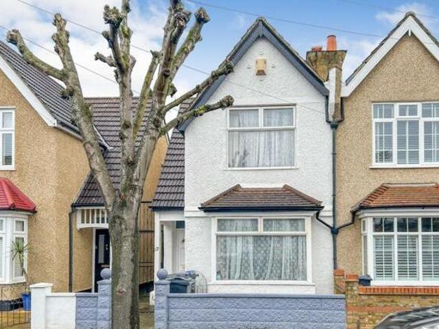 3 Bedroom Semi detached House For Sale In Croydon, London