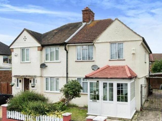 3 Bedroom Semi detached House For Sale In Croydon