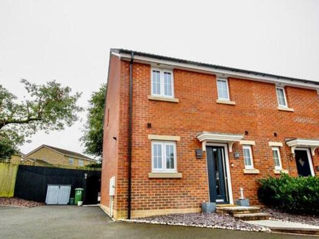 3 Bedroom Semi detached House For Sale In Croespenmaen, Crumlin