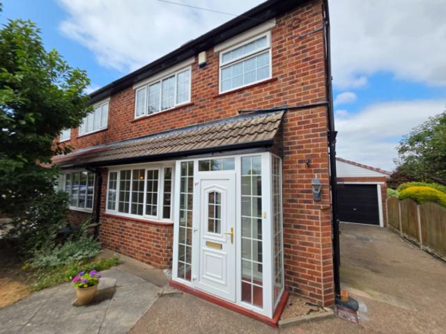 3 bedroom semi detached house for sale in Crossways North, Doncaster, DN2