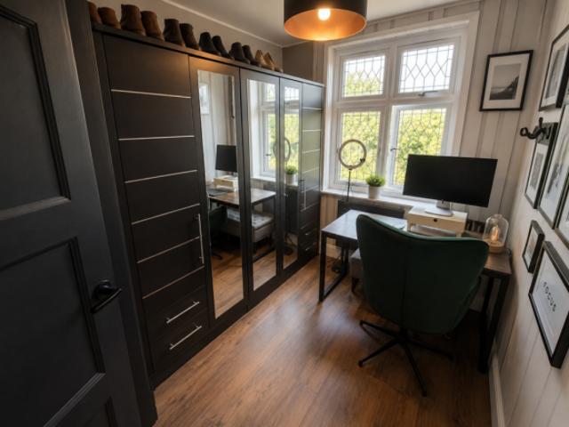 3 bedroom semi detached house for sale in Crawley Green Road, Luton, Bedfordshire, LU2 0QN, LU2