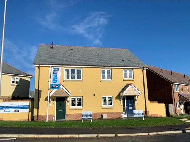 3 Bedroom Semi detached House For Sale In Crediton Road, Okehampton